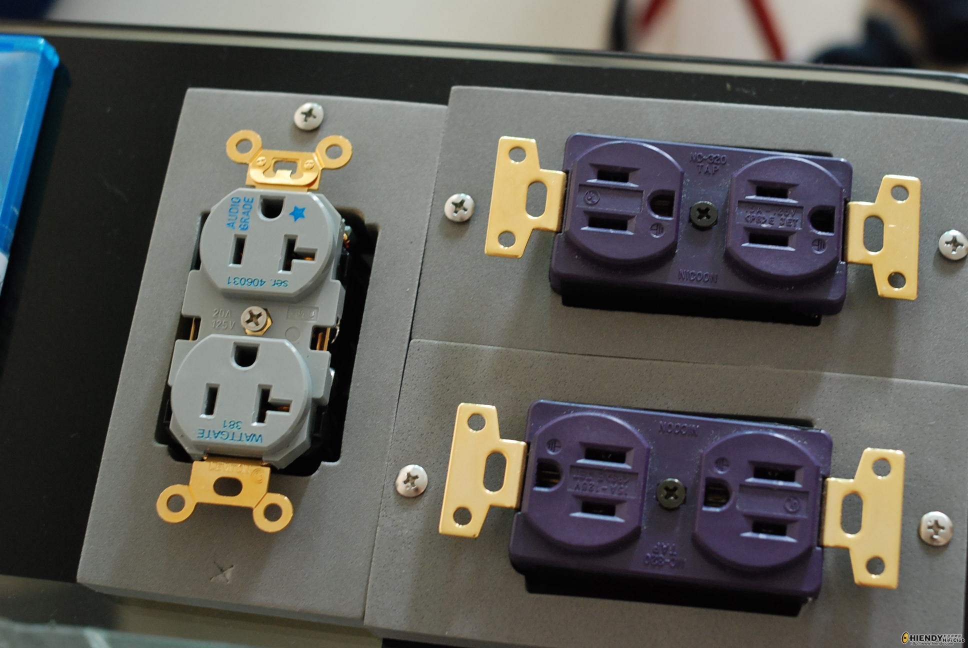 Wattgate 381 Gold & Oyaide SWO-XXX ULTIMO wall socket. - Hiendy二手買賣區 - Hiendy.com 影音俱樂部 ...